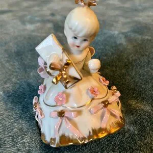 Lefton | Art | Vintage 957 Kwoo Lefton Girl Figurine | Poshmark